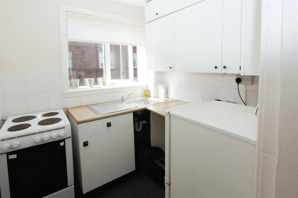 Gateside Street, First Floor, Largs KA30 1 bed flat - £30,000