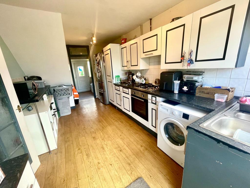 Sewall Highway, Wyken, Coventry, CV2 3 bed terraced house for sale - £ ...
