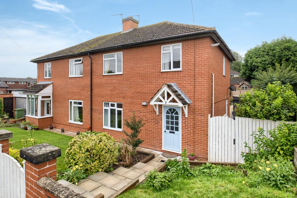Kingsley Road Bishops Tachbrook Cv33 3 Bed Semi Detached House £