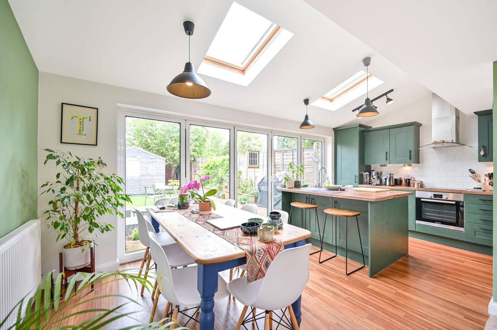 Warren Road, Whitton, Twickenham, TW2 3 bed terraced house - £4,767 pcm ...