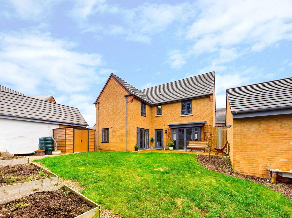 Oxney Way, Bordon GU35 0GQ 4 bed detached house - £650,000