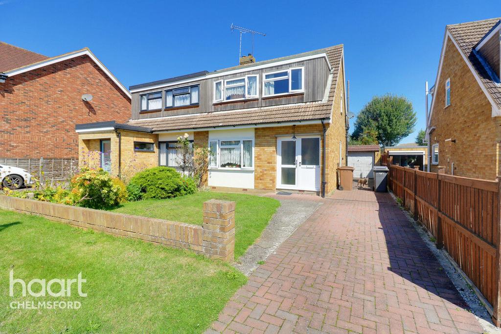 Gilmore Way, Chelmsford 3 bed semi-detached house - £375,000