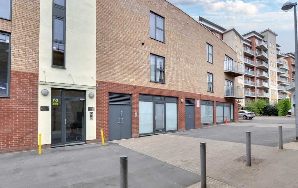 Roxeth Green Avenue, Harrow 1 bed apartment - £1,500 pcm (£346 pw)