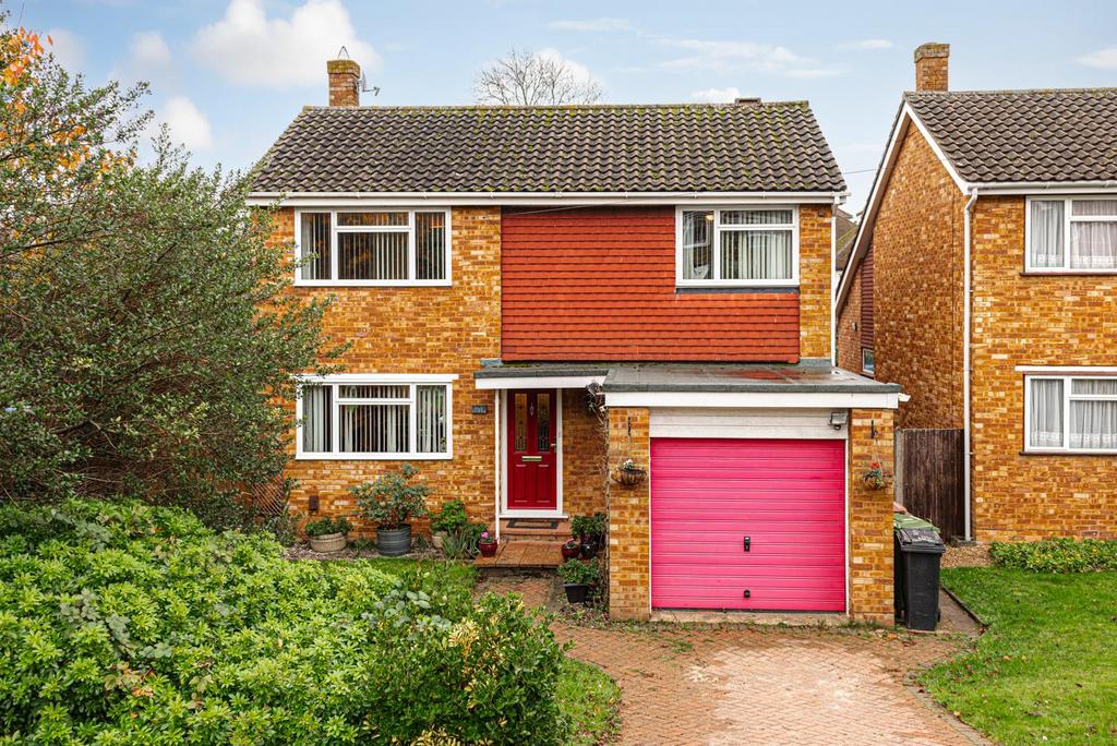 Aston Way, Epsom 4 bed detached house - £750,000
