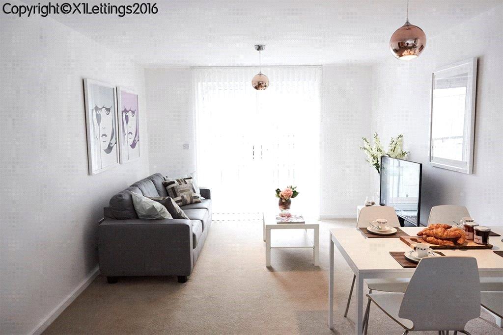 Spinner House, 1A Elmira Way... 2 bed flat - £1,200 pcm (£277 pw)