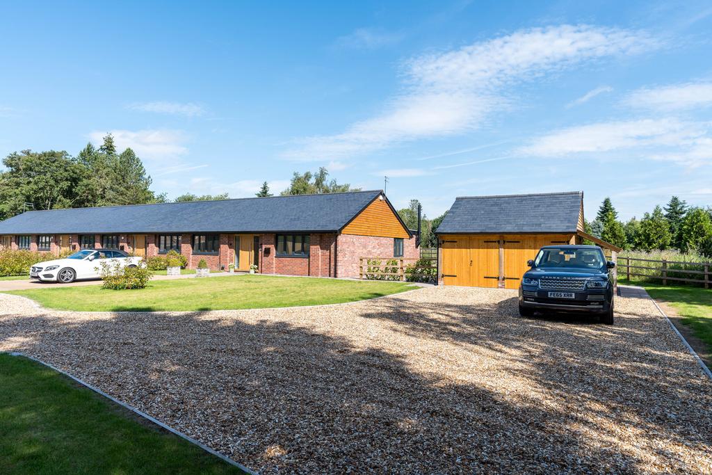 Oak Mews, Back Lane, Lower Peover, Knutsford 3 bed barn conversion for ...