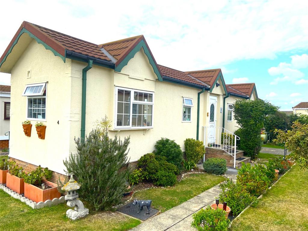 Highfield, Tower Park, Hullbridge, Hockley, SS5 2 bed retirement ...
