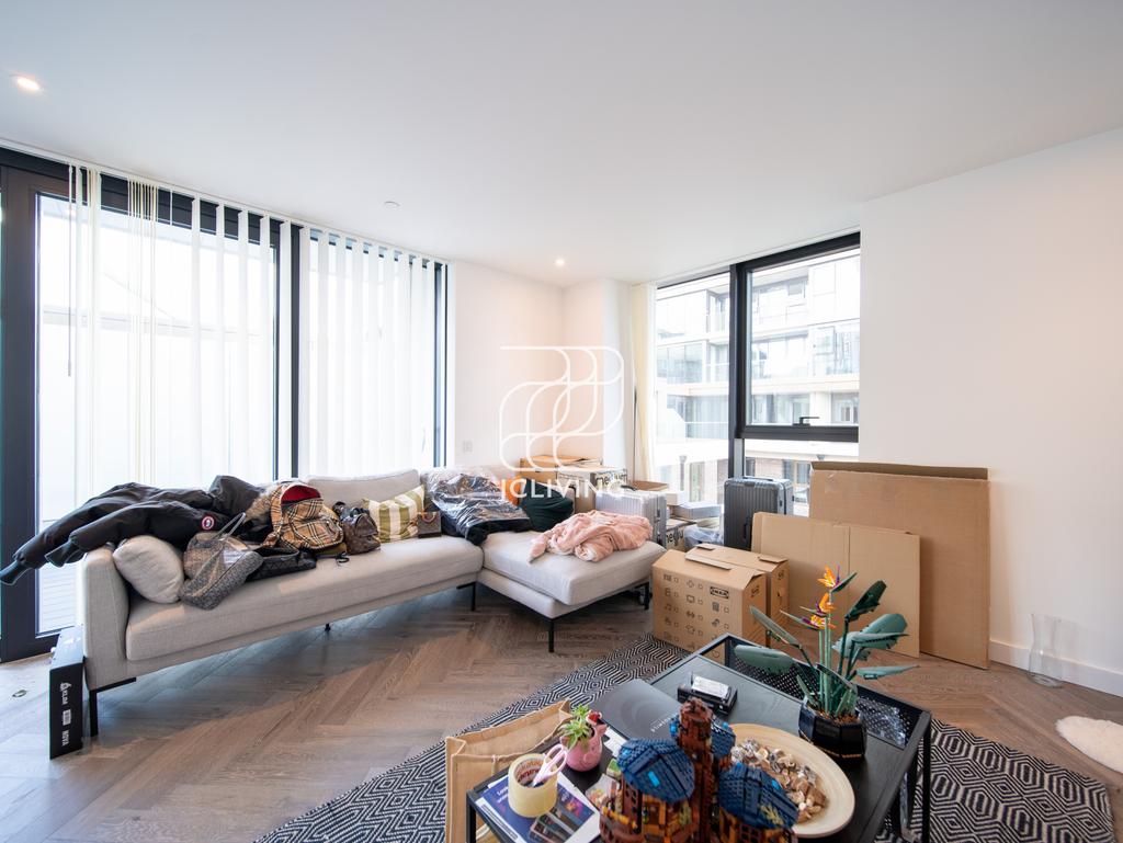 London Docks, London, E1W 2 bed flat - £4,767 pcm (£1,100 pw)