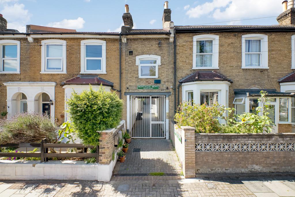 Montague Mews, Penge, SE20 2 bed mews - £500,000