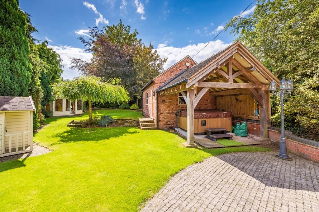 Checkley Lane, Checkley 3 bed barn conversion for sale - £475,000
