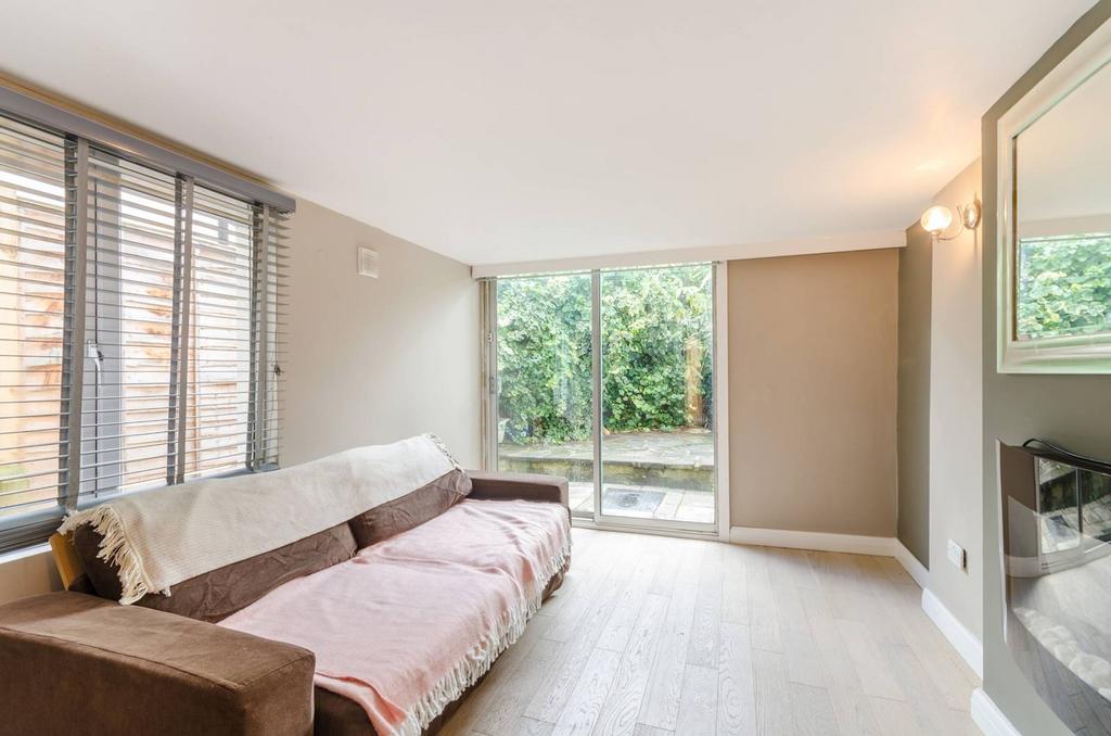 Merton Road, West Hill, London, SW18 1 bed flat to rent - £2,700 pcm (£ ...