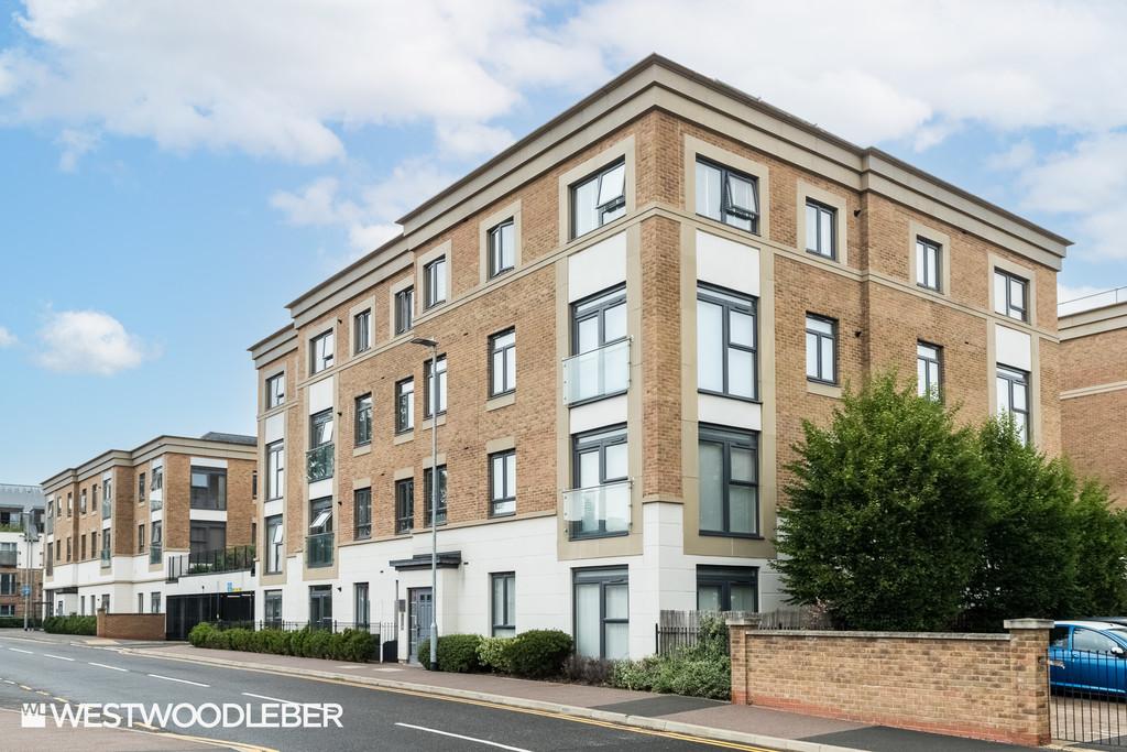 Claud Hamilton Way, Hertford SG14 1 bed ground floor flat - £1,350 pcm ...