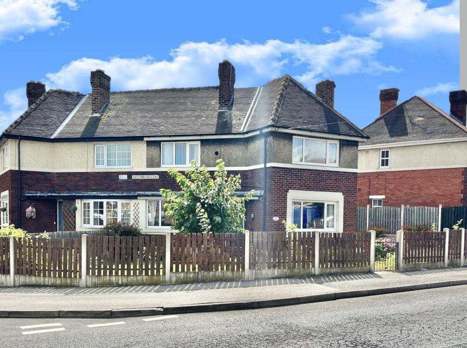 Cross Lane, Royston, Barnsley 3 bed semi-detached house for sale - £180,000