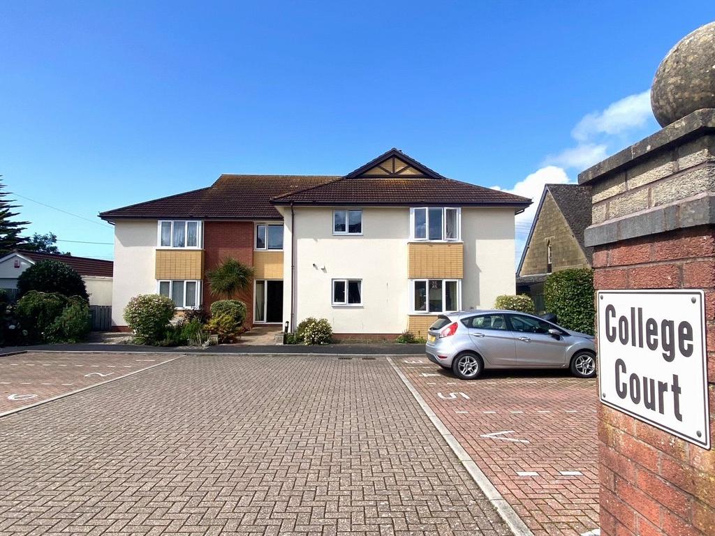 College Court, Barnstaple, Devon, EX31 2 bed apartment - £750 pcm (£173 pw)