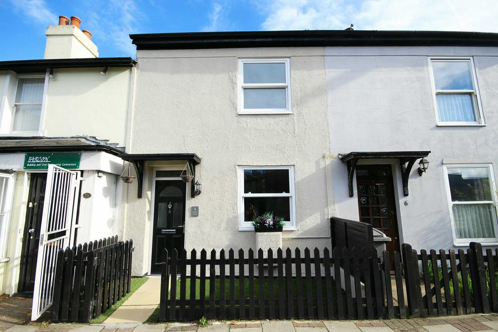 St Albans Road, High Barnet... 2 bed house - £500,000