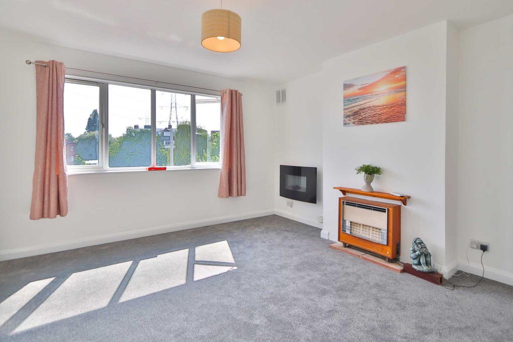 Manor Drive North, New Malden 2 bed flat - £1,500 pcm (£346 pw)