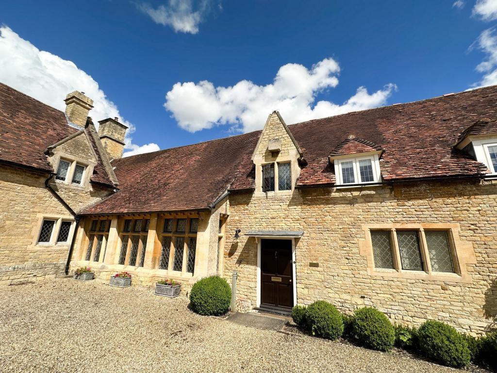 Gayhurst Court Mews, Gayhurst, MK16 5 bed mews - £3,600 pcm (£831 pw)