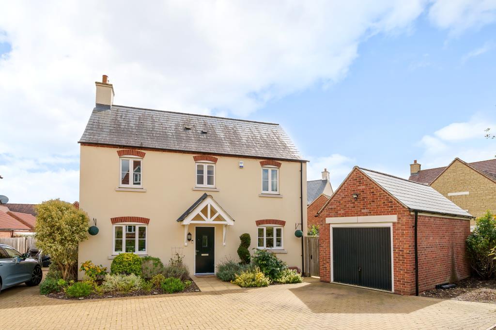 Kingsmere, Bicester, Oxfordshire, ... 4 bed detached house - £650,000