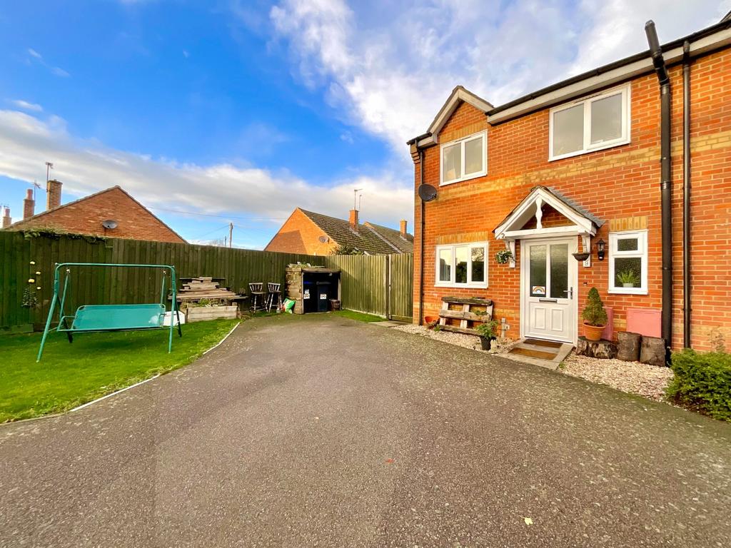 Westfield Court West Haddon Nn6 7bf 3 Bed Semi Detached House £135 000