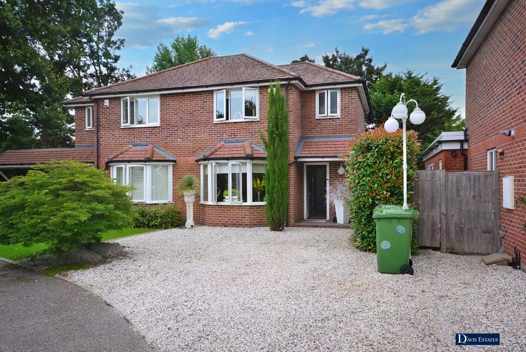 Barnfield Walk, Gidea Park, RM2 2 bed semi-detached house for sale - £ ...