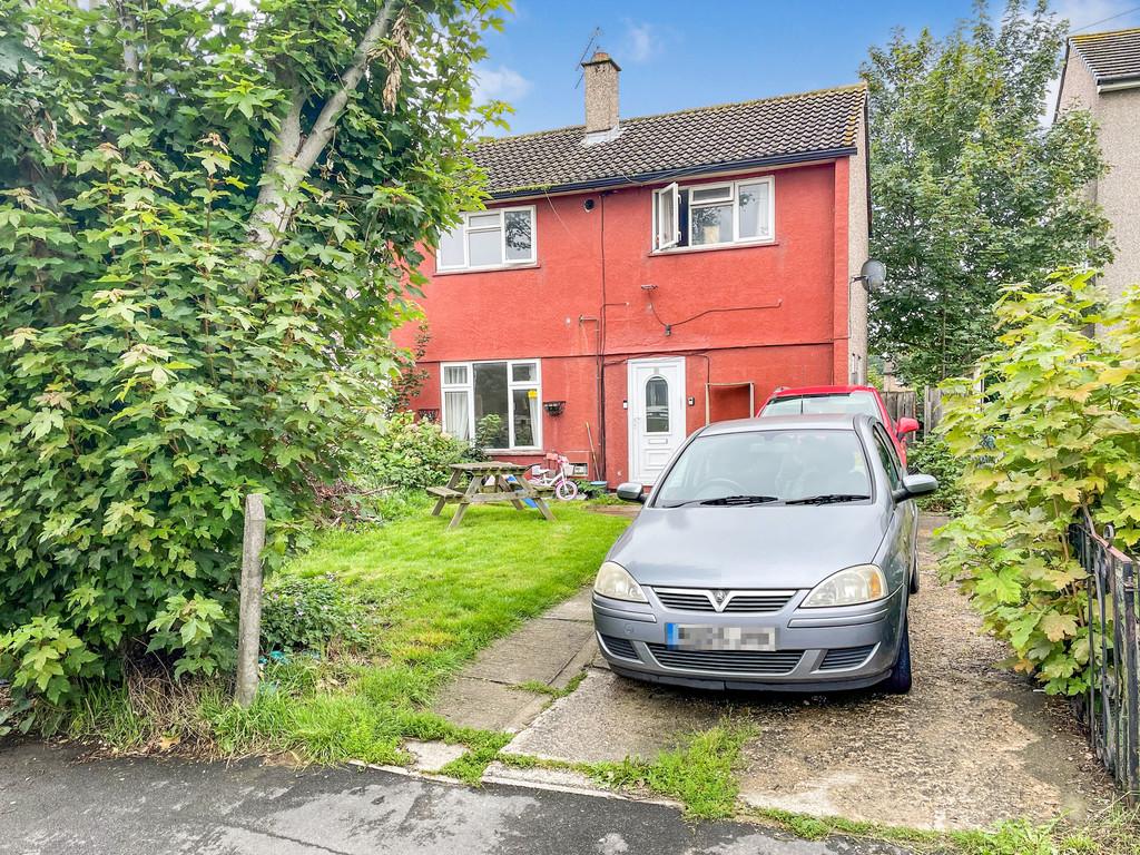 Bembridge Close, Park North, Swindon 3 bed semi-detached house - £210,000