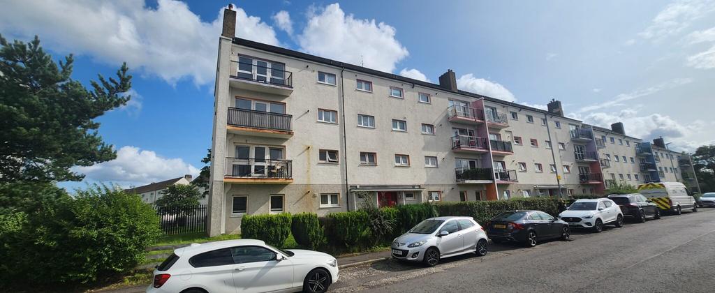 Tresta Road, Cadder 2 bed flat - £695 pcm (£160 pw)
