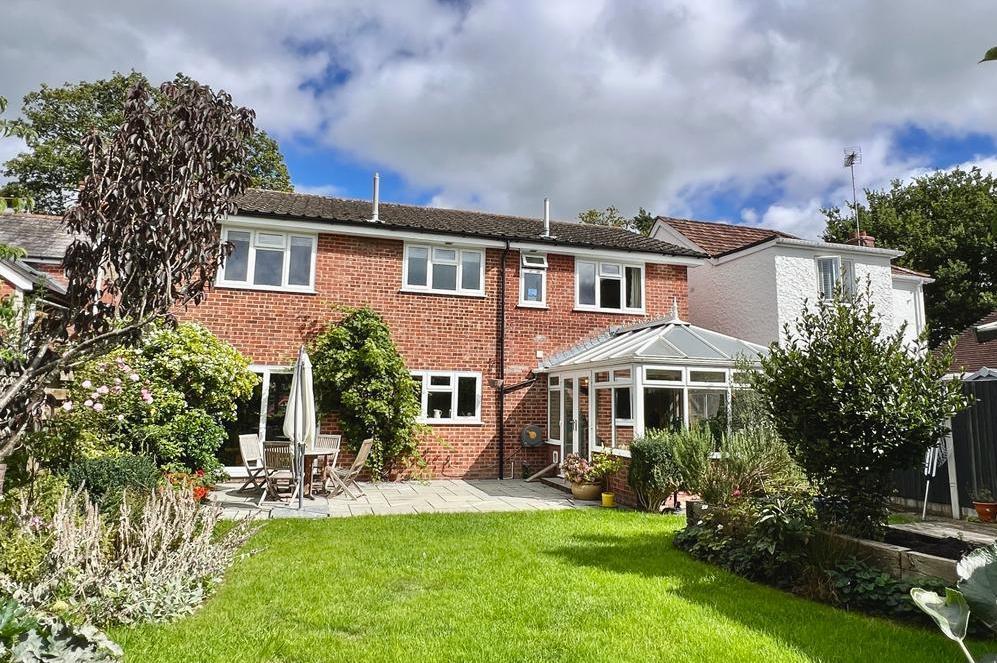 Ringwood, BH24 1UP 4 bed detached house - £639,950