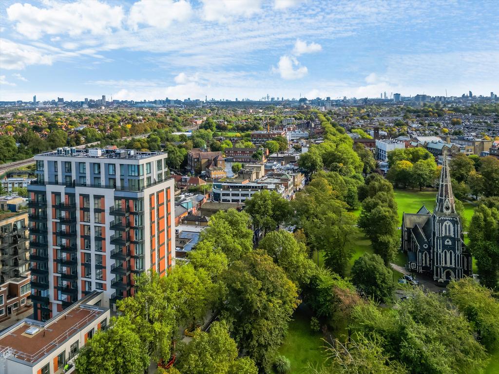 One bedroom apartment at Chiswick... 1 bed flat for sale - £625,000