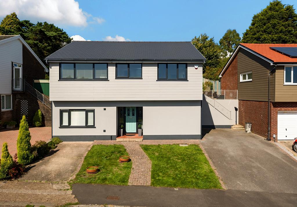 Brynau Drive, Mayals, Swansea, SA3 4 bed detached house - £499,950