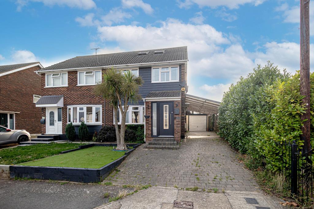 High Beeches, Benfleet, SS7 4 bed semi-detached house - £525,000