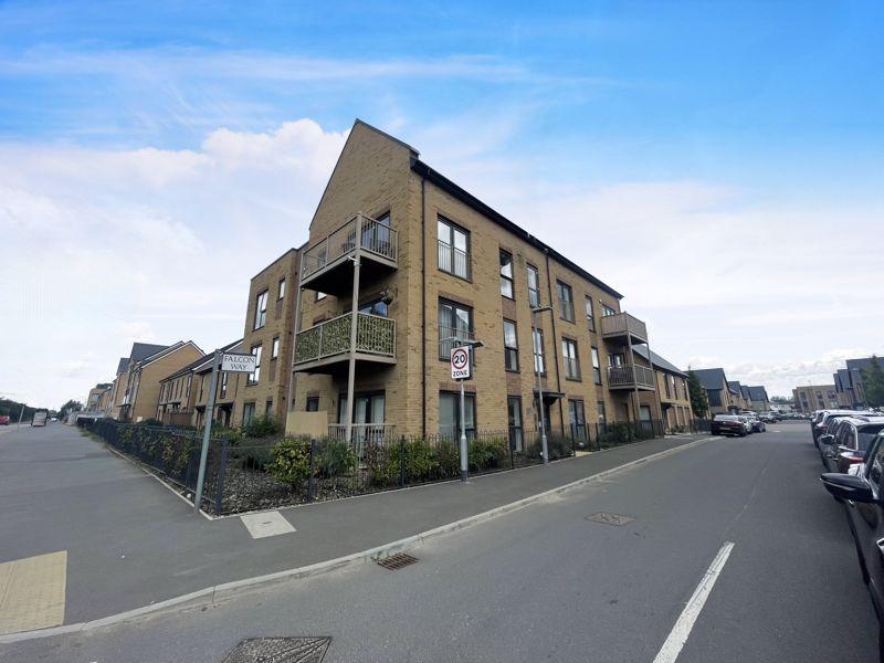 Falcon Way, South Ockendon 2 bed flat - £270,000