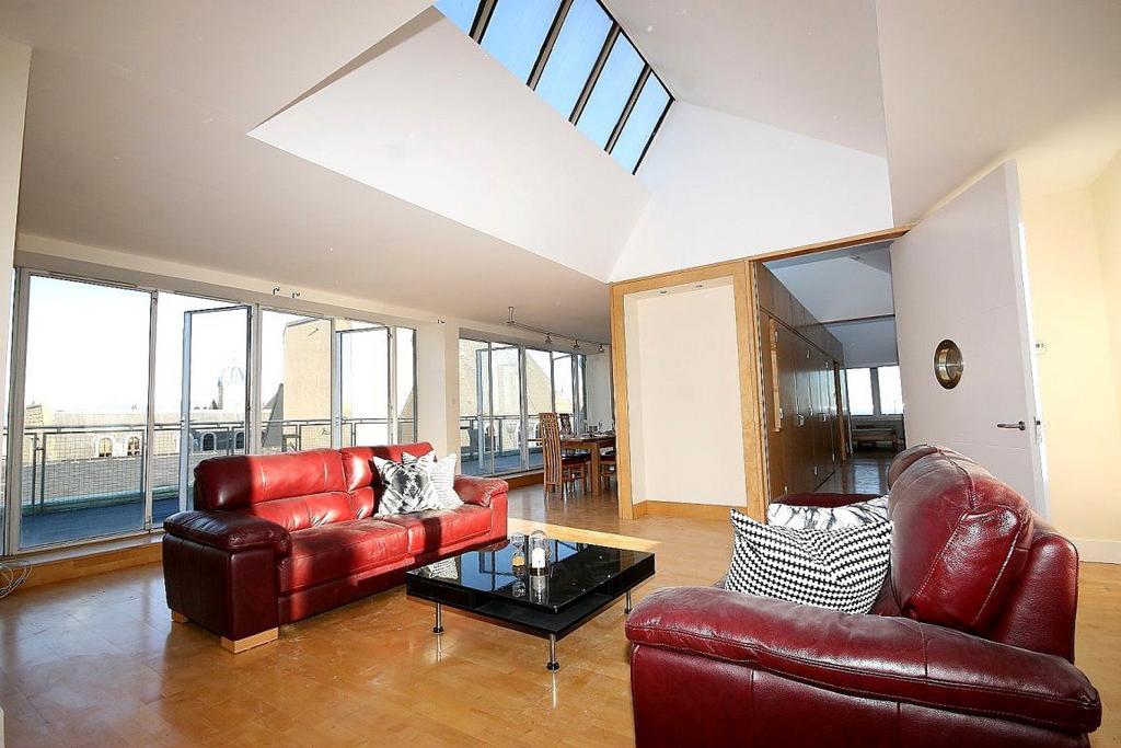 Chambers Street, Edinburgh 2 bed property - £2,000 pcm (£462 pw)