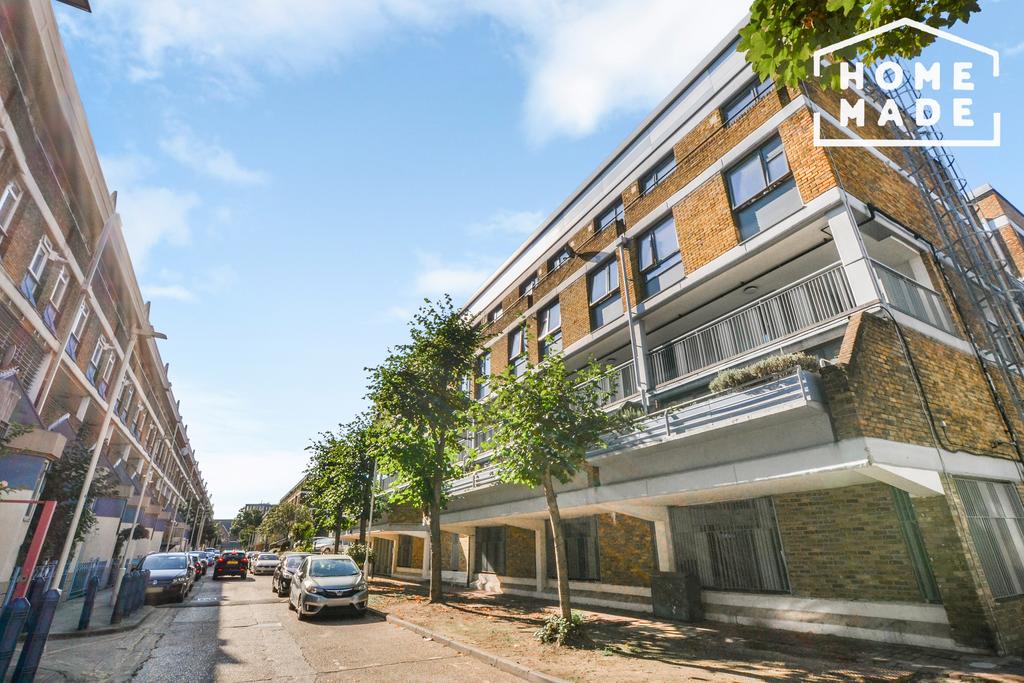 Aytoun Road, Brixton, SW9 3 bed maisonette - £3,100 pcm (£715 pw)