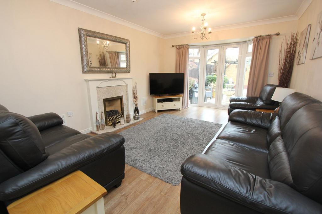 29 Cilgant Y Meillion, Rhoose Point... 4 bed detached house - £450,000