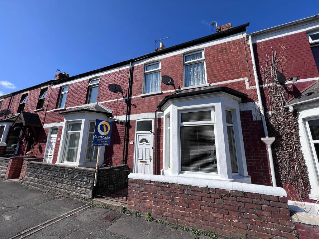 Glamorgan Street, Barry, CF62 2 bed terraced house - £176,000