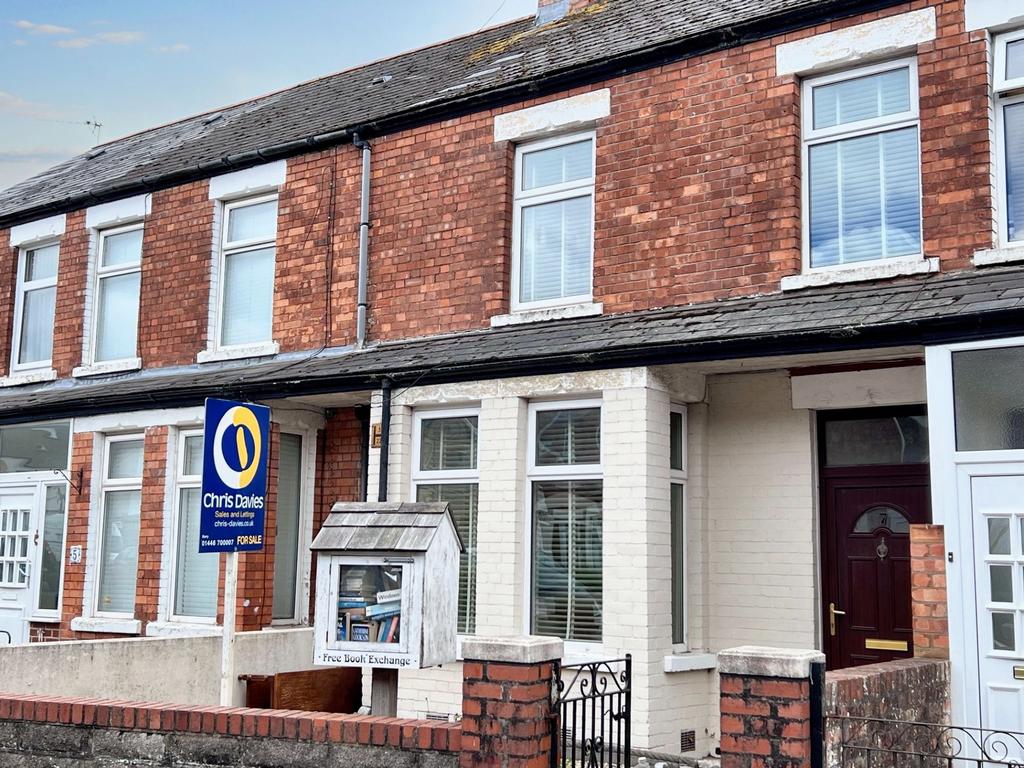 Victoria Road, Barry, CF62 3 bed terraced house - £229,950