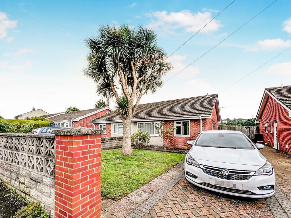 Dobbins Road, Barry, CF63 2 bed semi-detached bungalow - £210,000