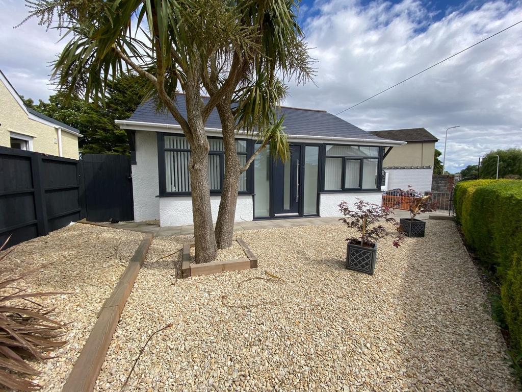 Pencoedtre Road, Barry, CF63 3 bed detached bungalow - £274,950