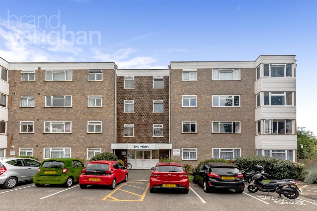 London Road, Patcham, Brighton, BN1 2 bed flat - £1,500 pcm (£346 pw)