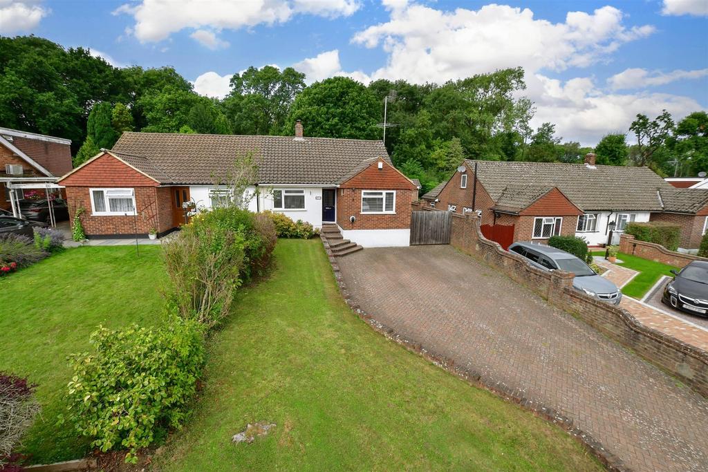 Neal Road, West Kingsdown, Sevenoaks... 3 bed semi-detached bungalow ...