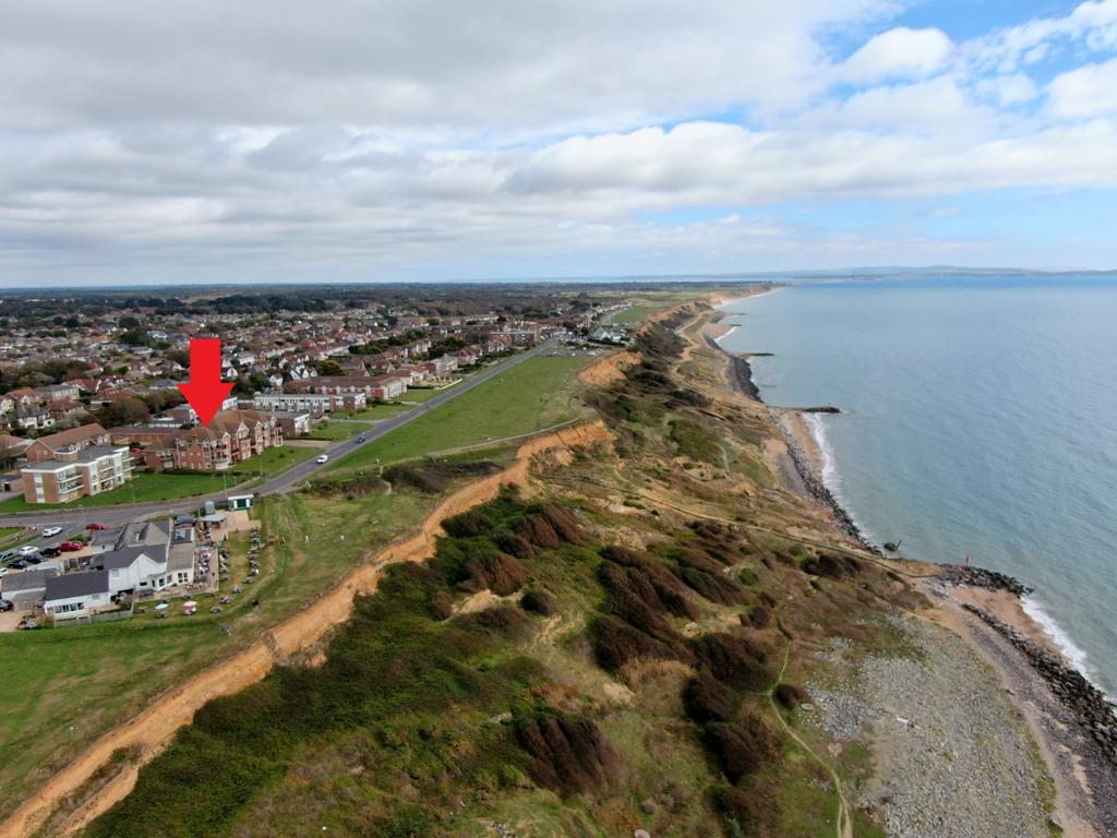 Barton House Marine Drive Barton On Sea New Milton Bh25 2 Bed