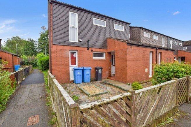 Heysham Close, Murdishaw, Runcorn... 2 bed flat - £575 pcm (£133 pw)