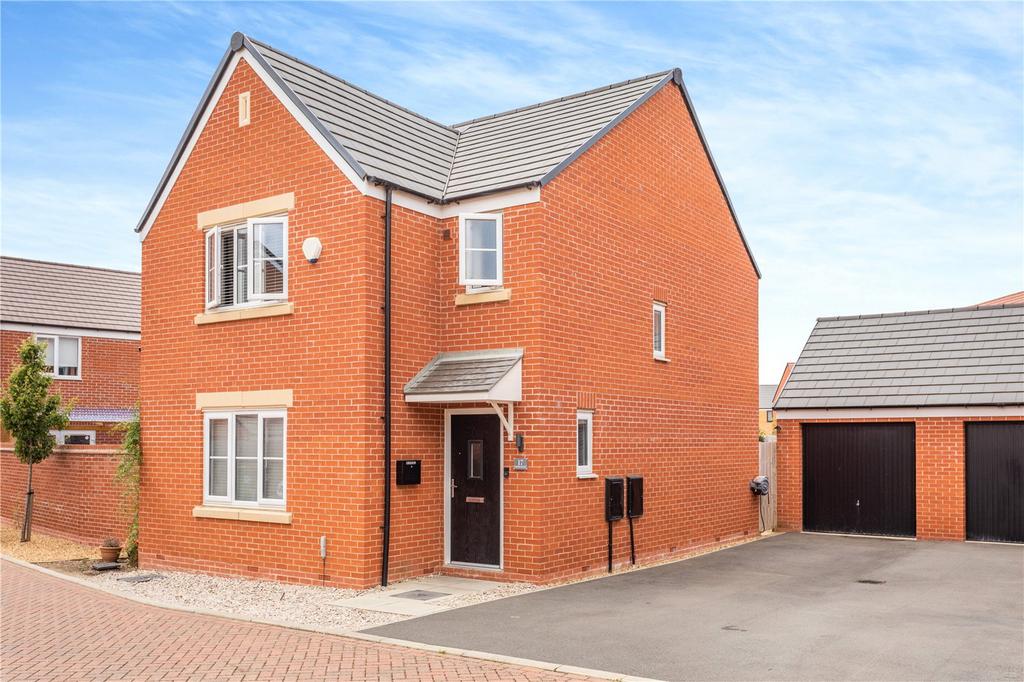 Fairhaven, Hampton Gardens... 3 bed detached house - £1,500 pcm (£346 pw)