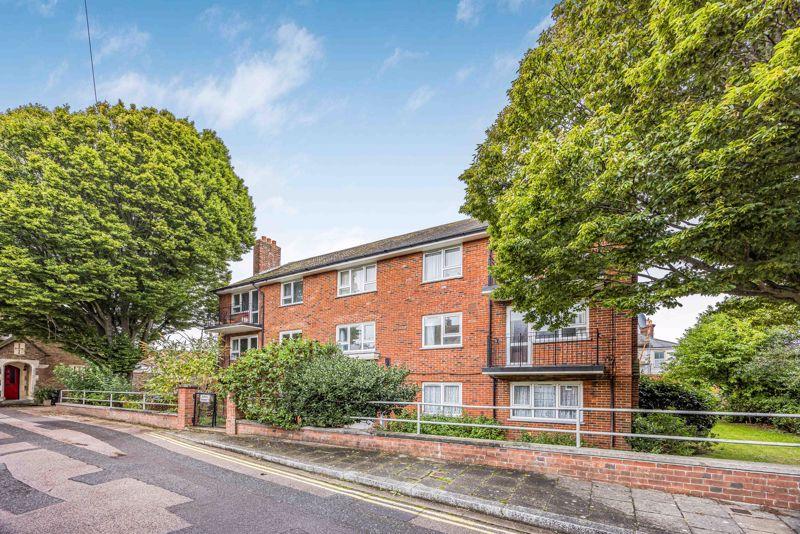 Sussex Place, Southsea 3 bed apartment - £225,000