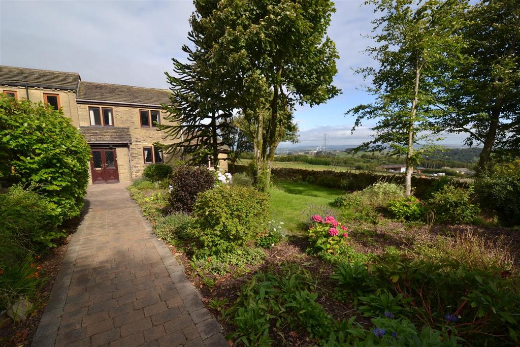 Sandal Cottage, Brighouse & Denholme... 2 bed cottage - £230,000