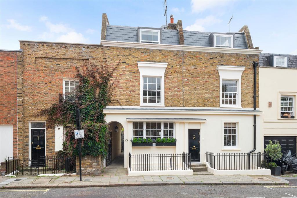 Graham Terrace SW1 3 bed house - £9,750 pcm (£2,250 pw)