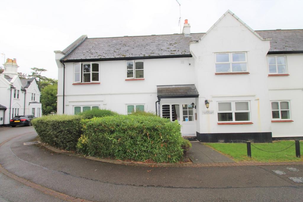 Hutton Court Rayleigh Road, Hutton... 1 bed ground floor flat - £975 ...