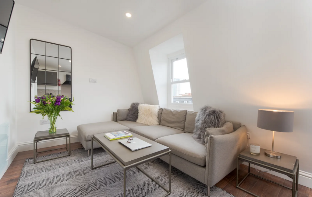 Warwick Road (9/119), Earls Court, London, SW5 2 bed flat to rent - £ ...