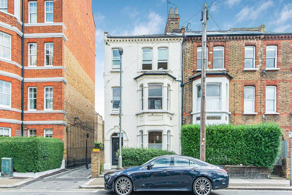 Beechmore Road, London, SW11 1 bed flat - £2,350 pcm (£542 pw)