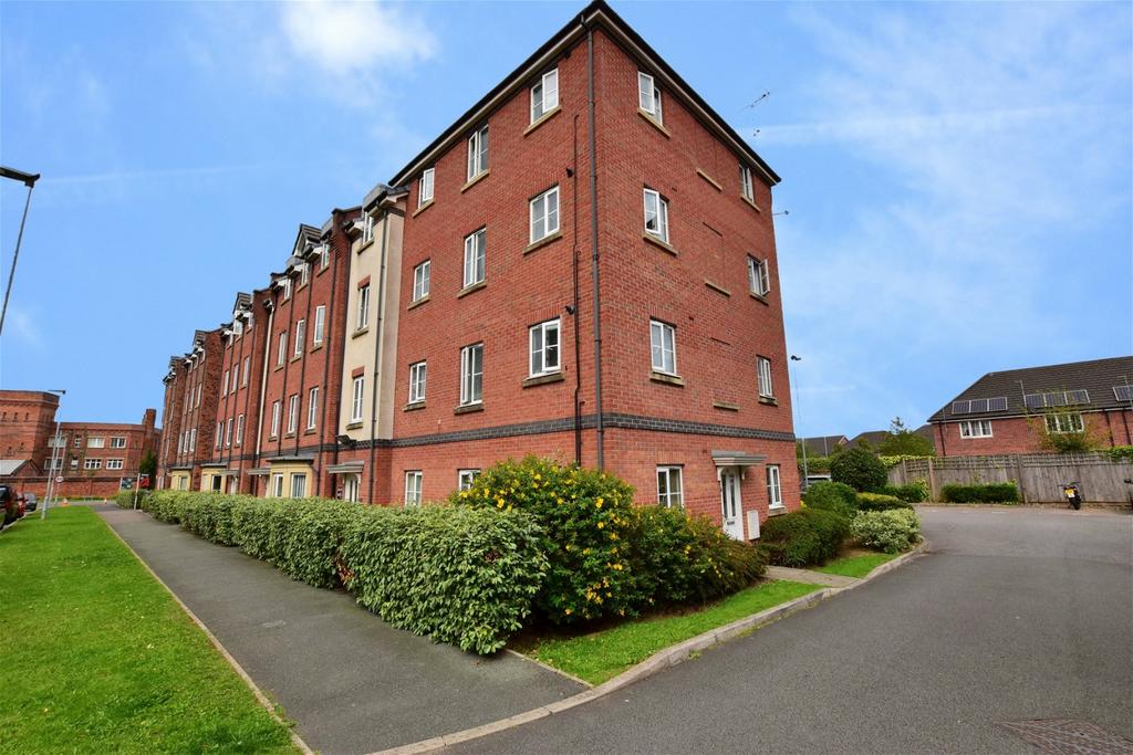 Rylands Drive, Warrington, WA2 7DB 2 bed flat to rent - £800 pcm (£185 pw)